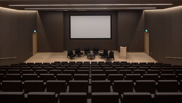 6 Tips for Designing Auditoriums that Combine Beauty and Functionality ...