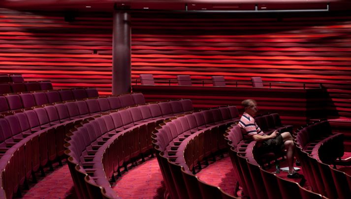 6 Tips for Designing Auditoriums that Combine Beauty and Functionality ...