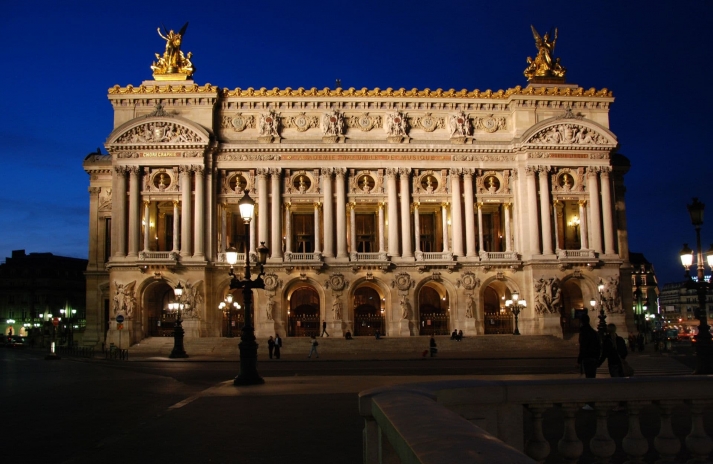 Theatrical Architecture: Must-See Theatres and Auditoriums Around the ...