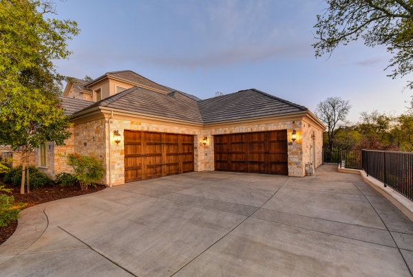 Garage Doors Trends to Watch in 2024: Design, Technology & Features ...