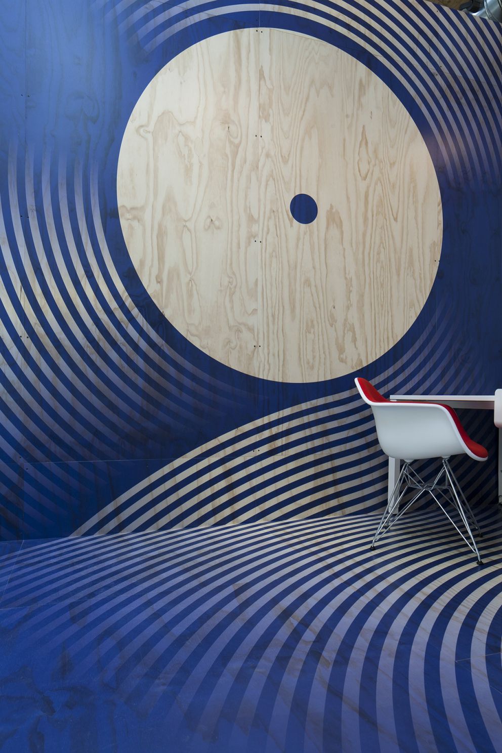 Red Bull Headquarters - Feature Wall - modlar.com