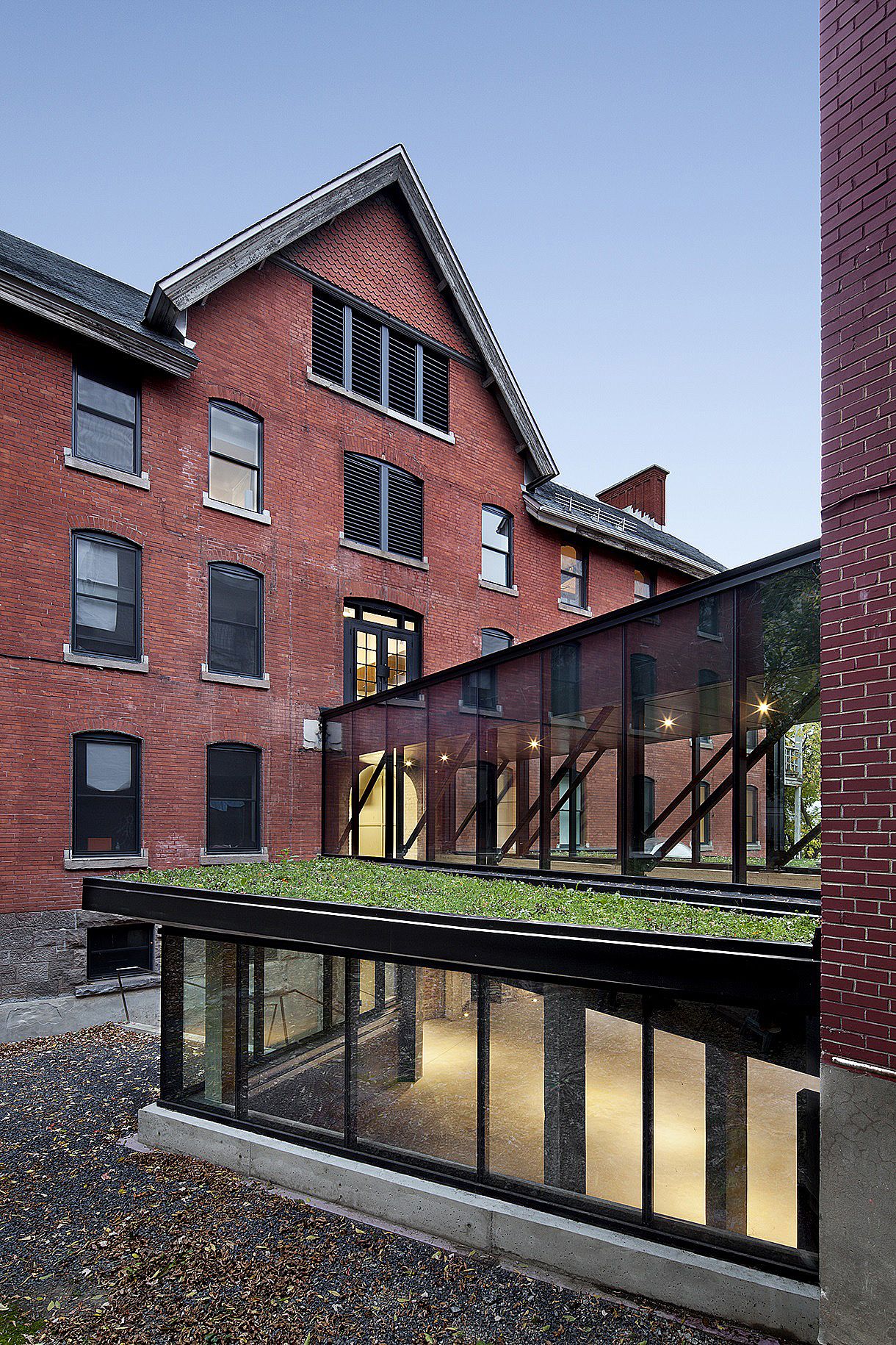 William Notman House - Interior - modlar.com