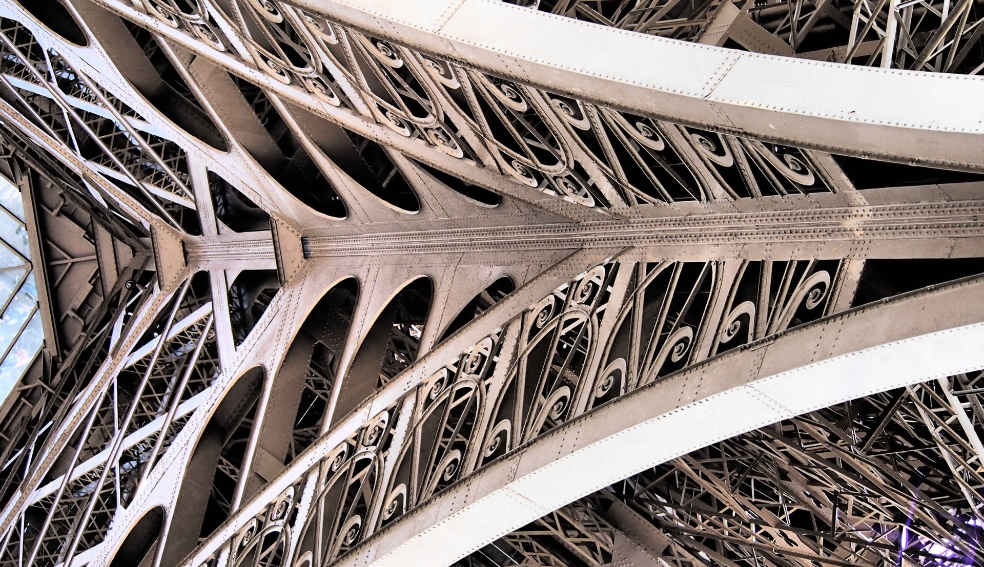 Eiffel Tower - modlar.com