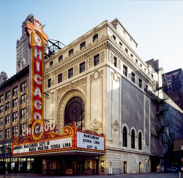 The Chicago Theatre - modlar.com