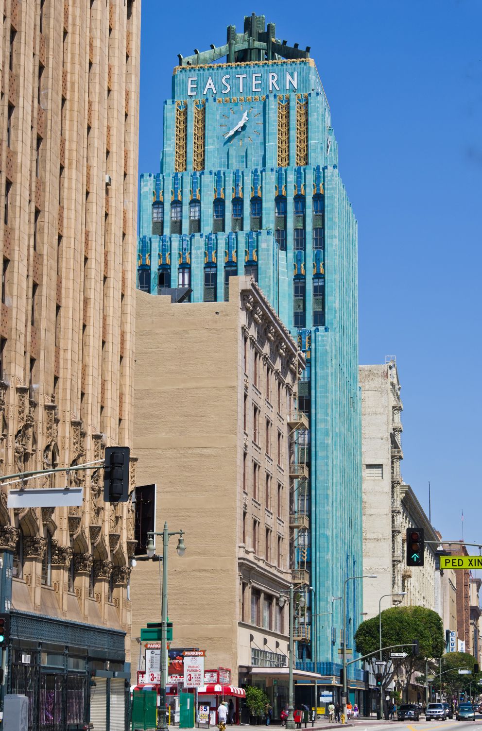 Eastern Columbia Building - Exterior - modlar.com