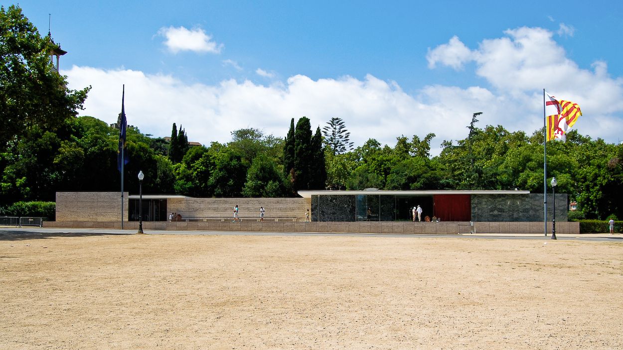 The Barcelona Pavilion - Exterior/Statue - modlar.com