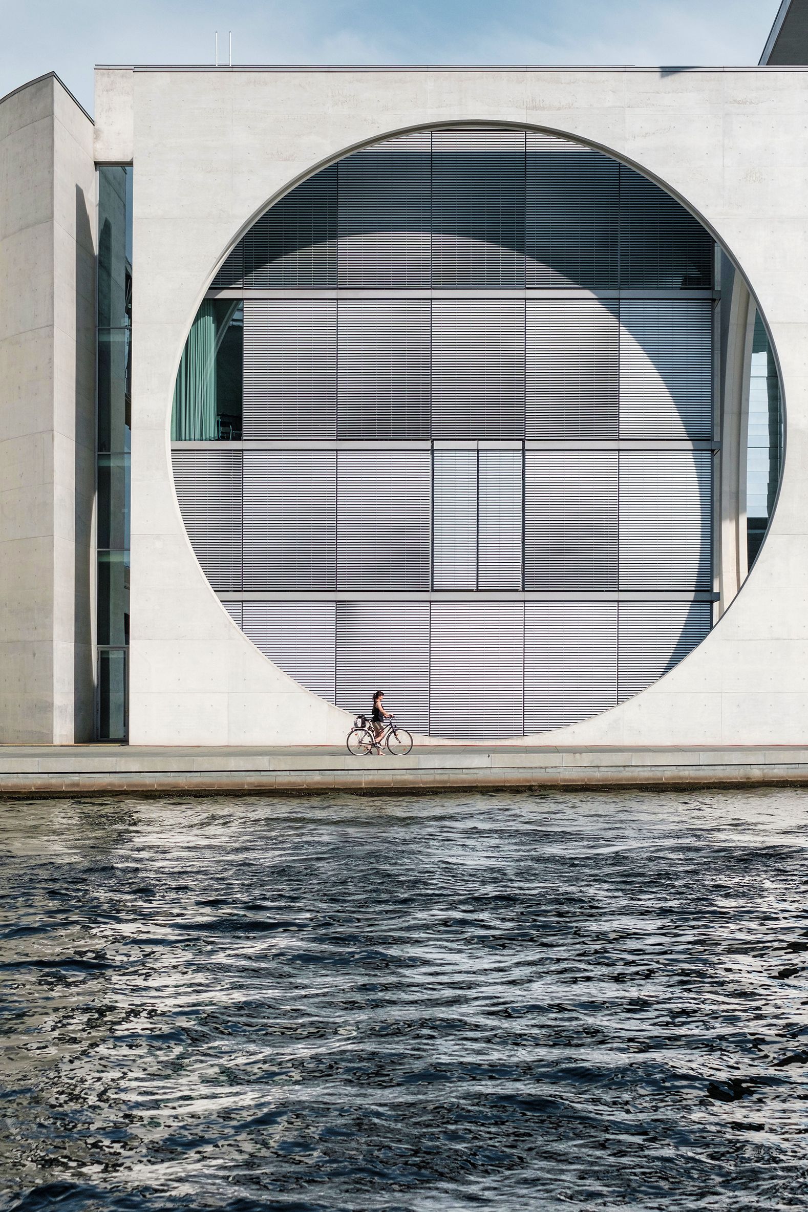 German Chancellery - Exterior - modlar.com