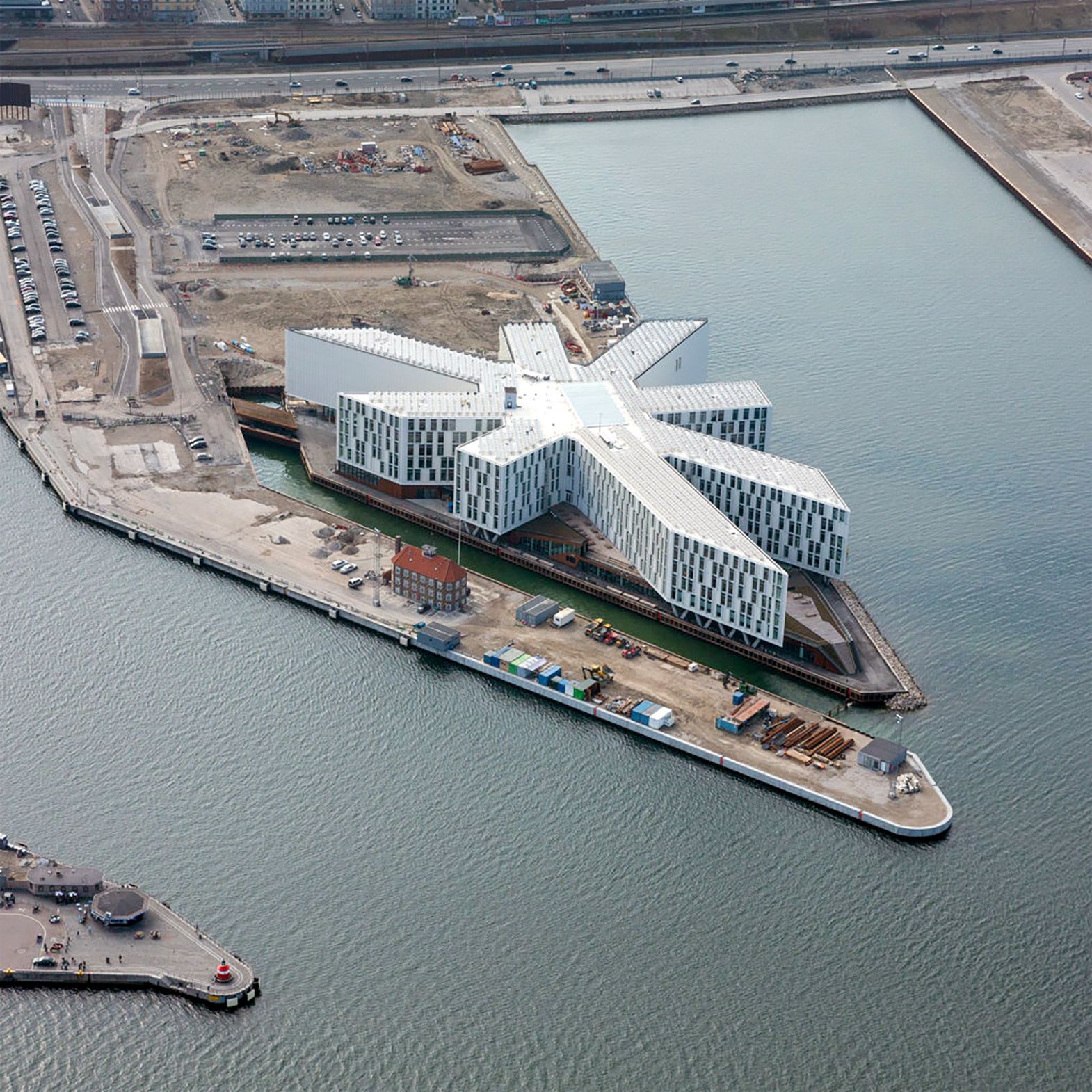 UN City - Atrium - modlar.com