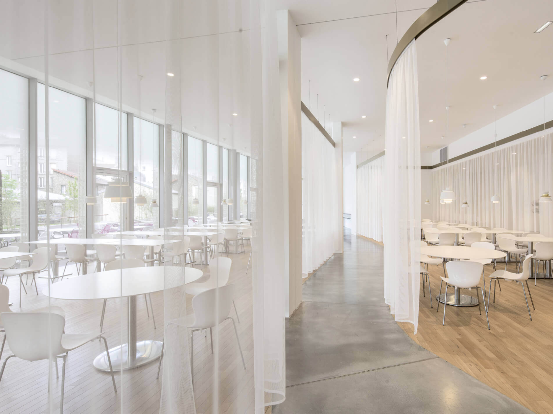 Facebook Headquarters Interior - 'The Facebook Wall' - modlar.com