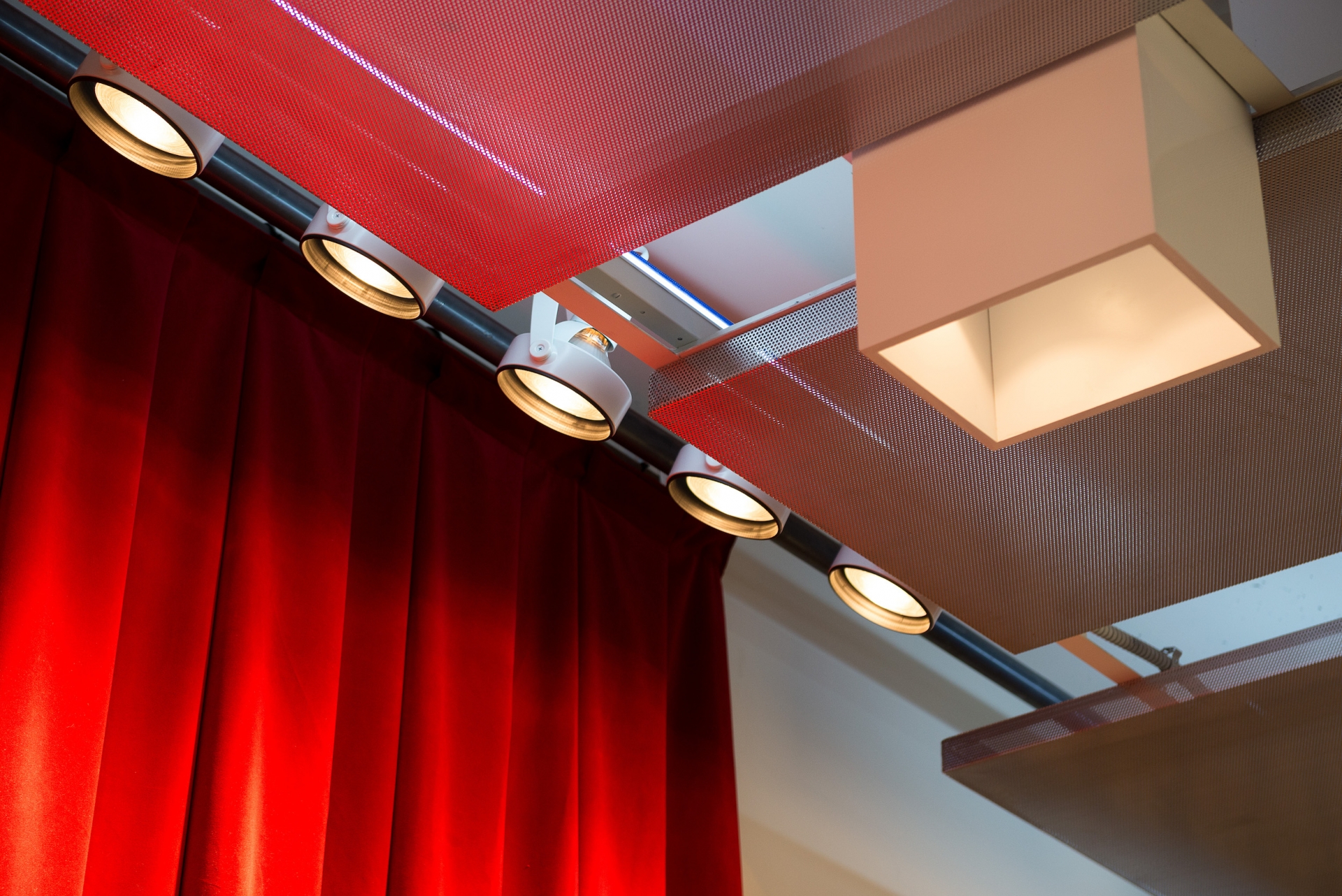 Live Arts Lobby - Ceiling Detail - modlar.com