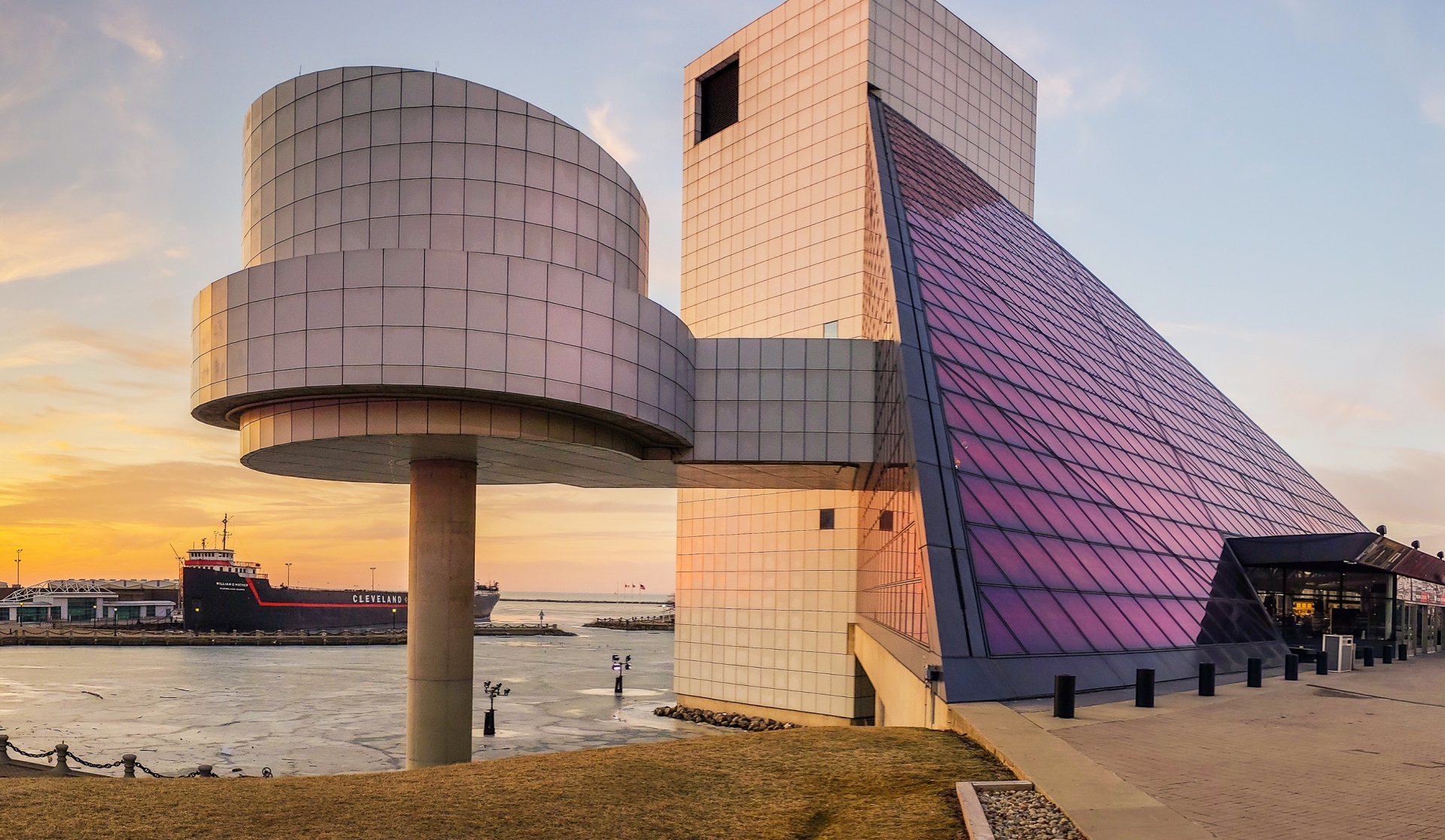 The Rock and Roll Hall of Fame Museum - modlar.com