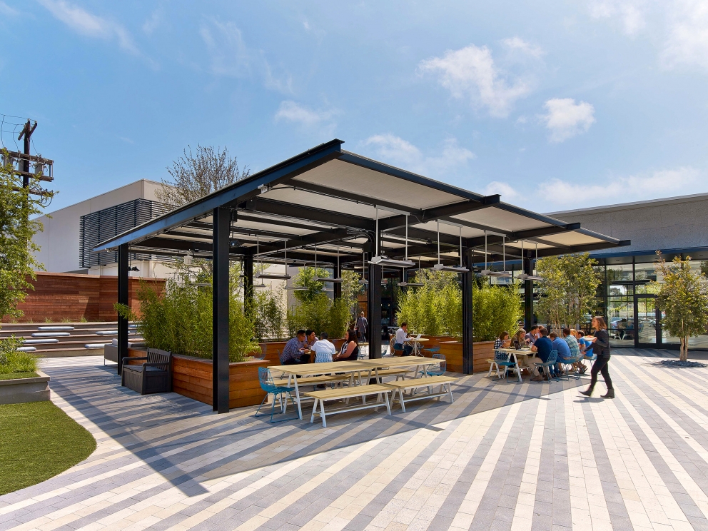 The Backlot - Outdoor Seating - modlar.com