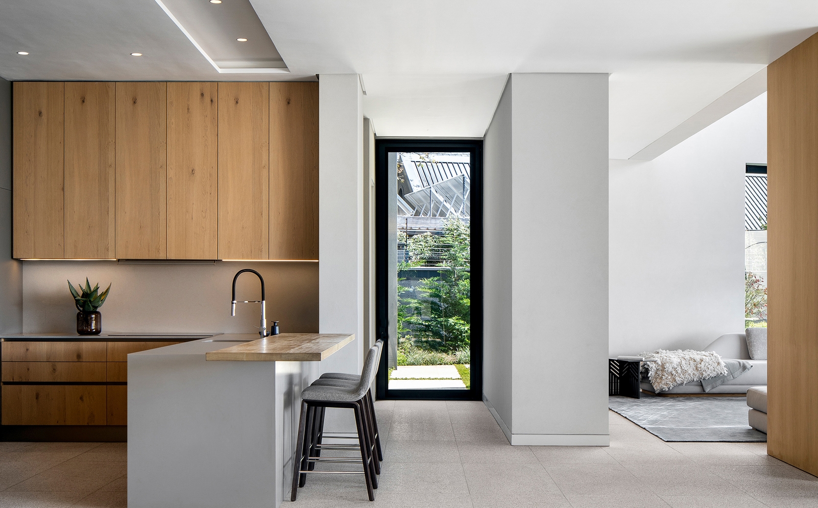 Rose Villa - Bedroom - modlar.com