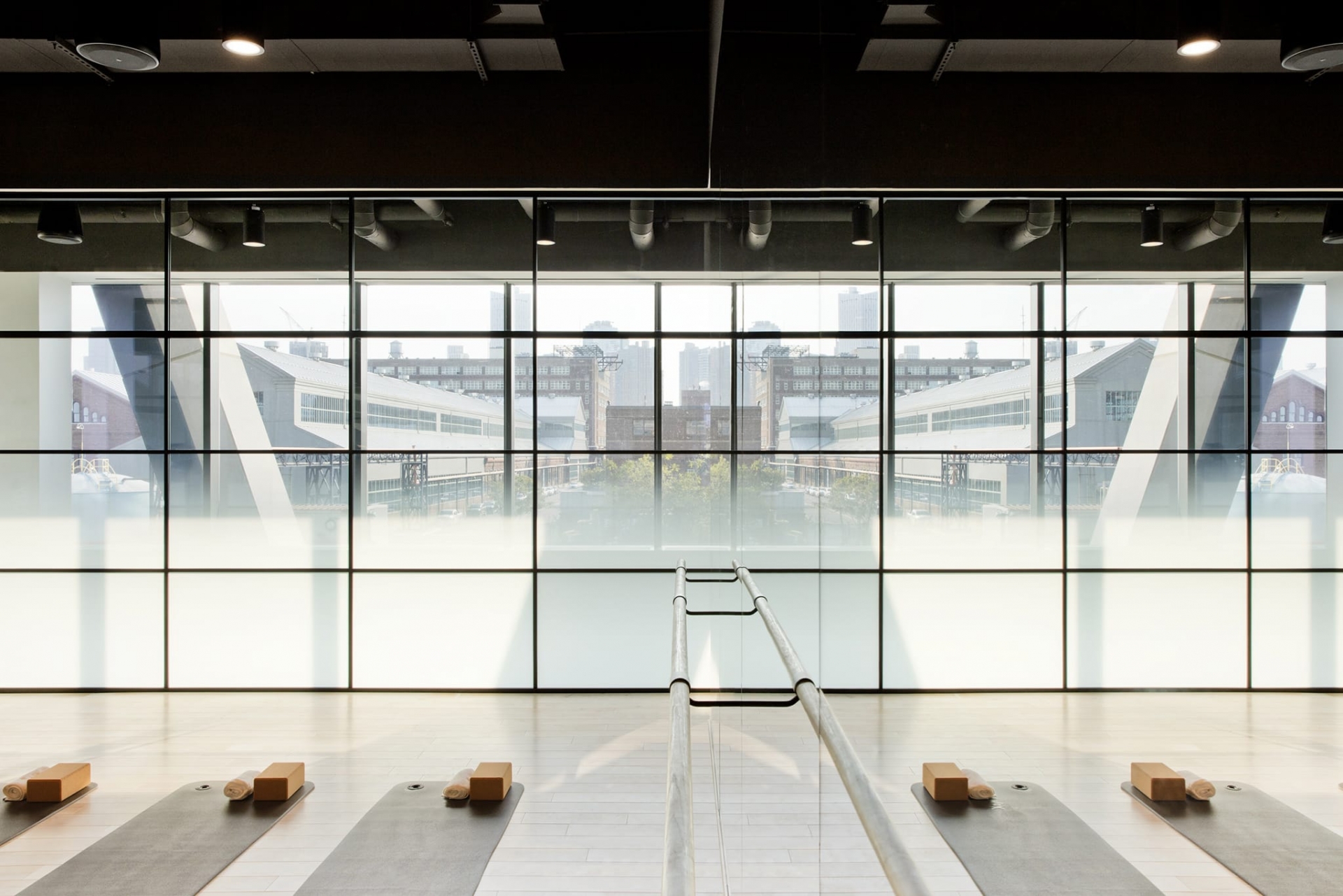 Dock 72 - Lobby - modlar.com