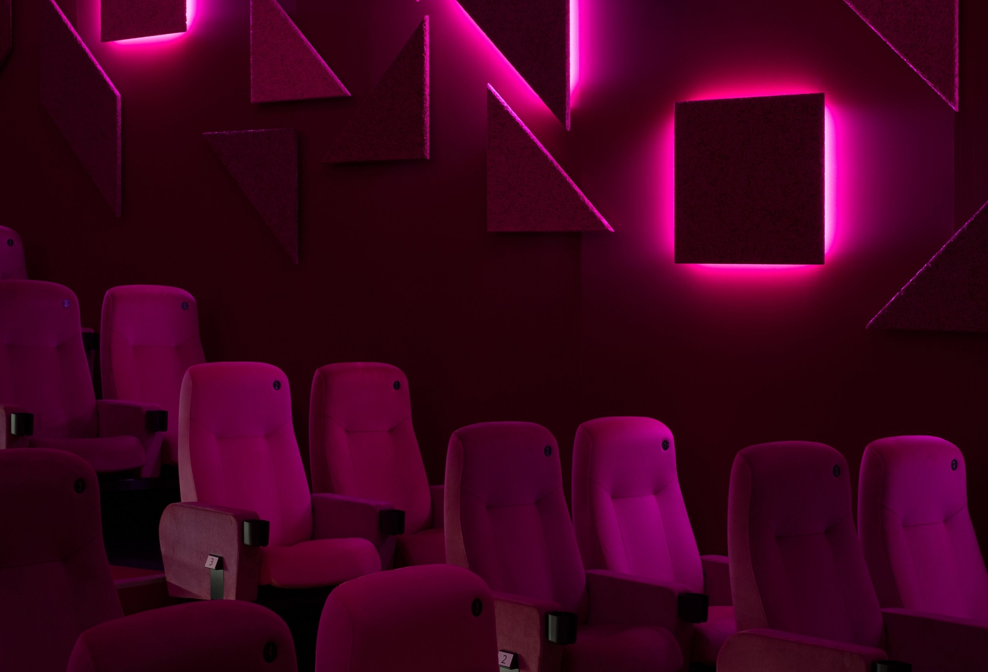 Yorck Cinema Delphi Lux - Seating - modlar.com