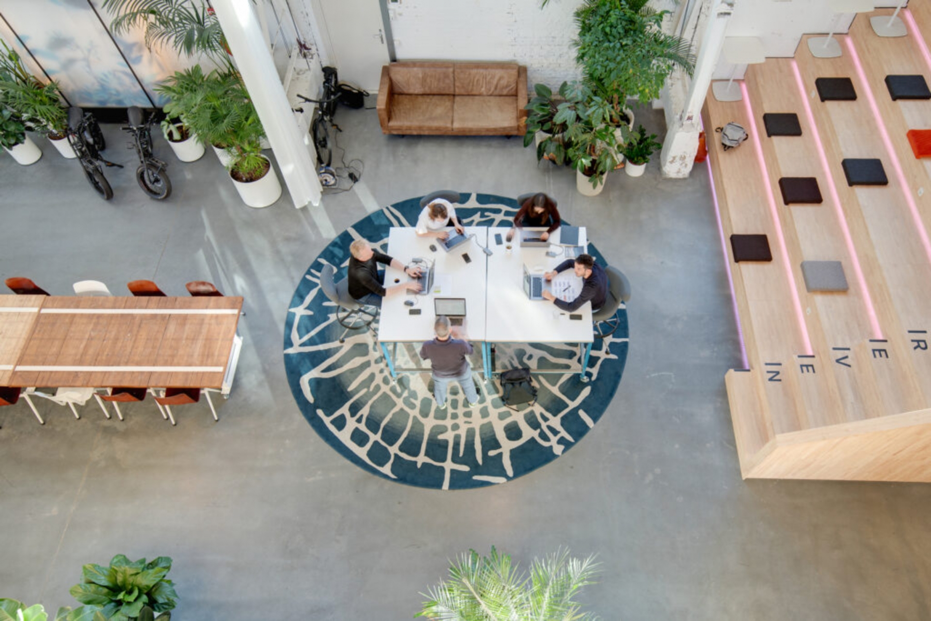 Staircases That Double As Seating Areas - modlar.com