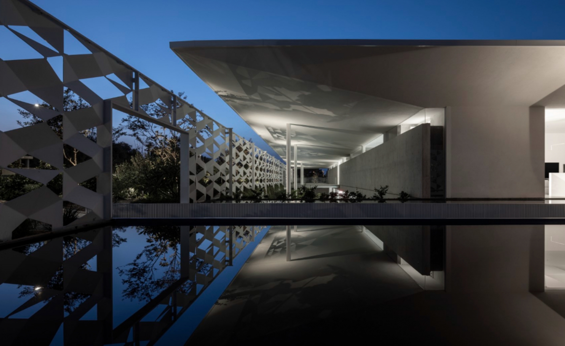 Floating Roof House - modlar.com