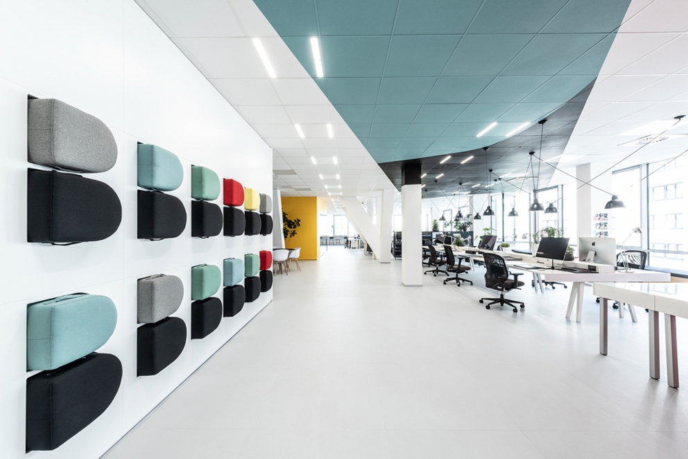 DDB Prague Office - Workspace - modlar.com