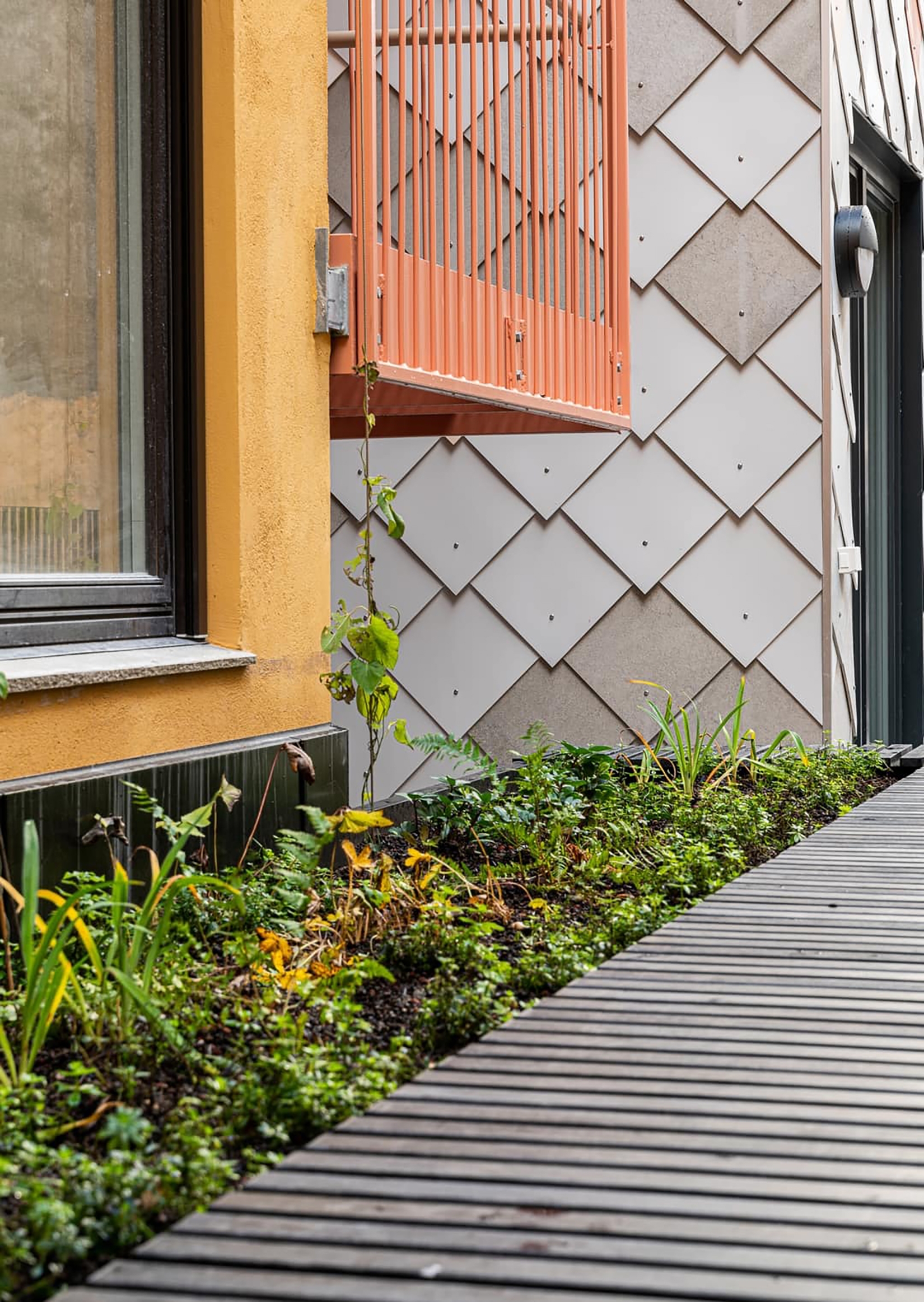 Interiors Photos - Modlar