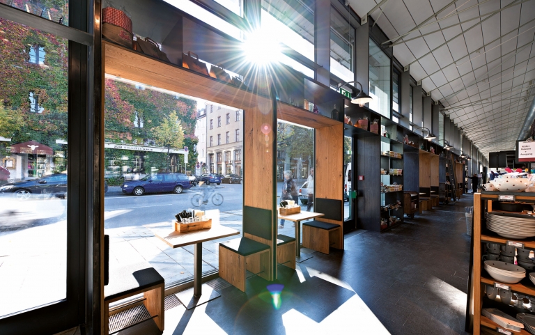 Schrannenhalle - Cafe Seating - modlar.com