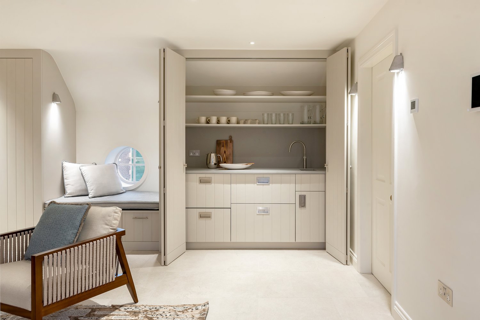 Interiors Photos - Modlar