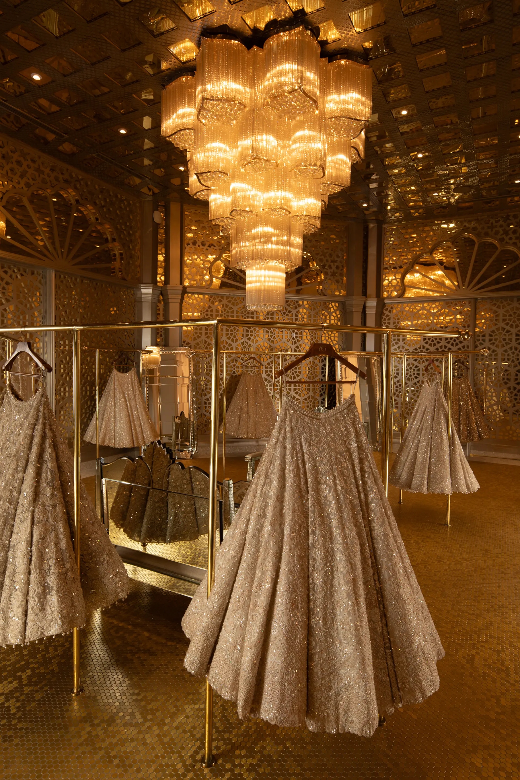 Seema Gujral Flagship Store - modlar.com