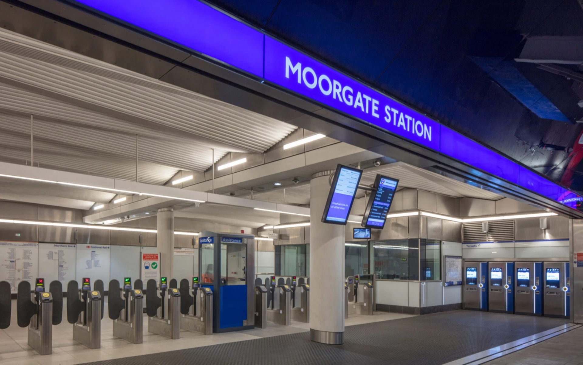The Elizabeth Line - Liverpool Street Station - modlar.com
