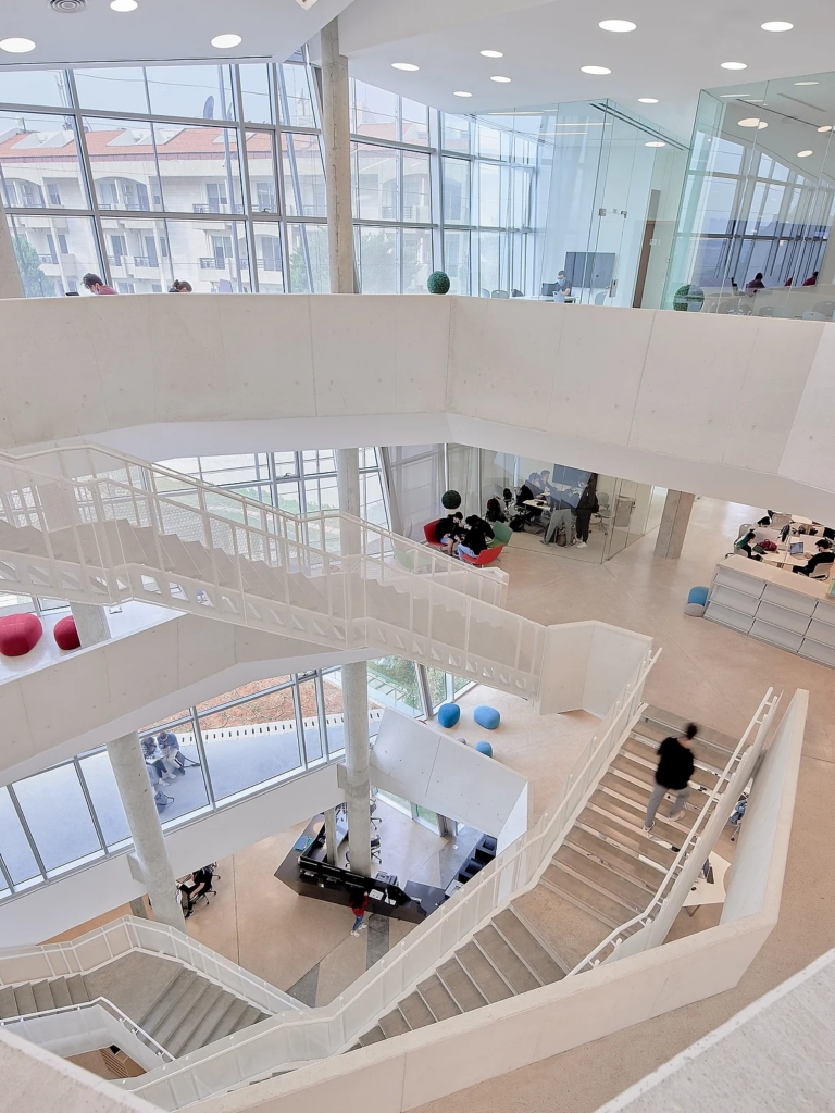 J. G. Jabbra Library and R. Nassar Central Administration Building - Interior - modlar.com