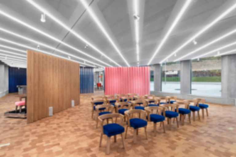 UniFor Showroom - Audience Seating - modlar.com