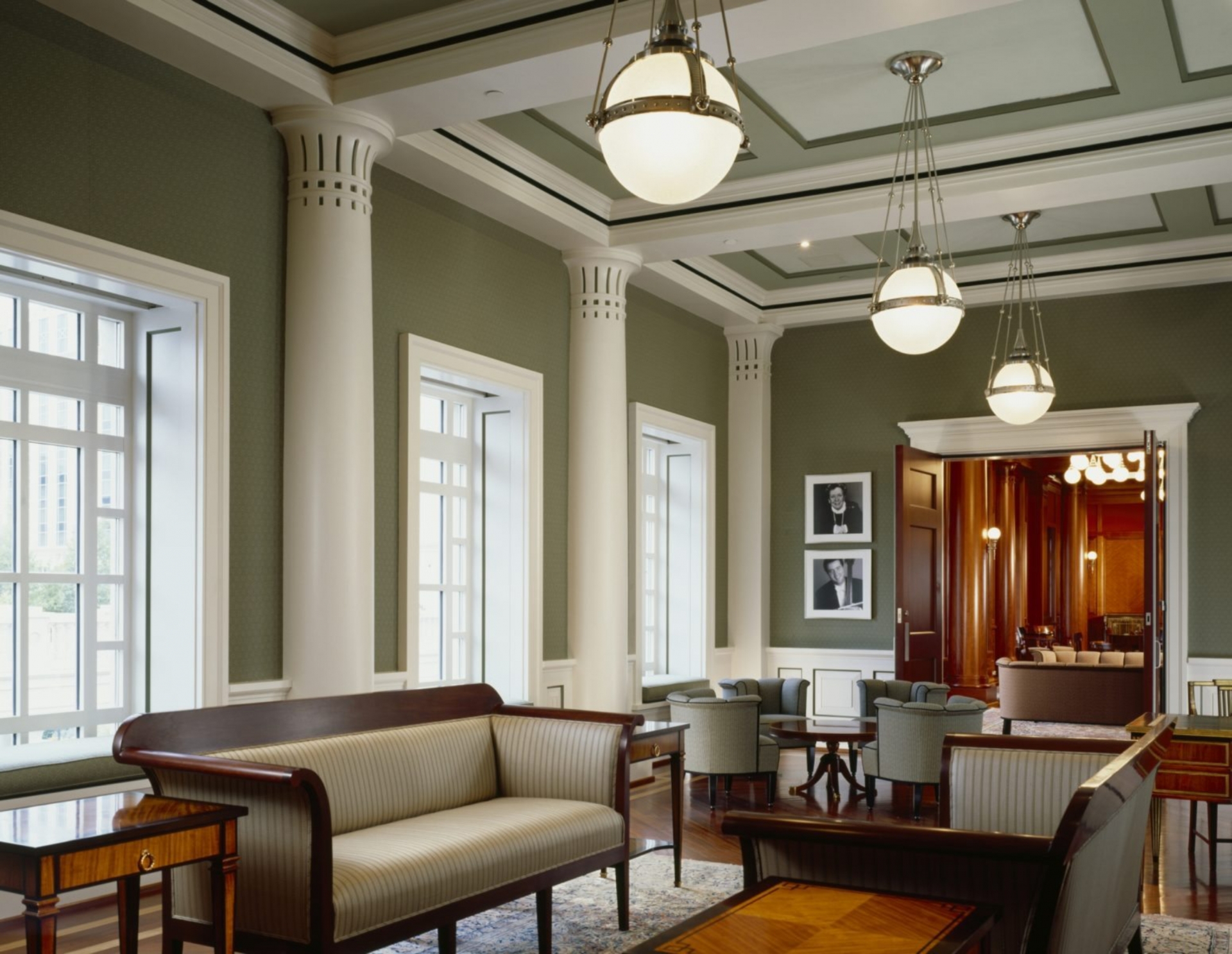 Interiors Photos - Modlar