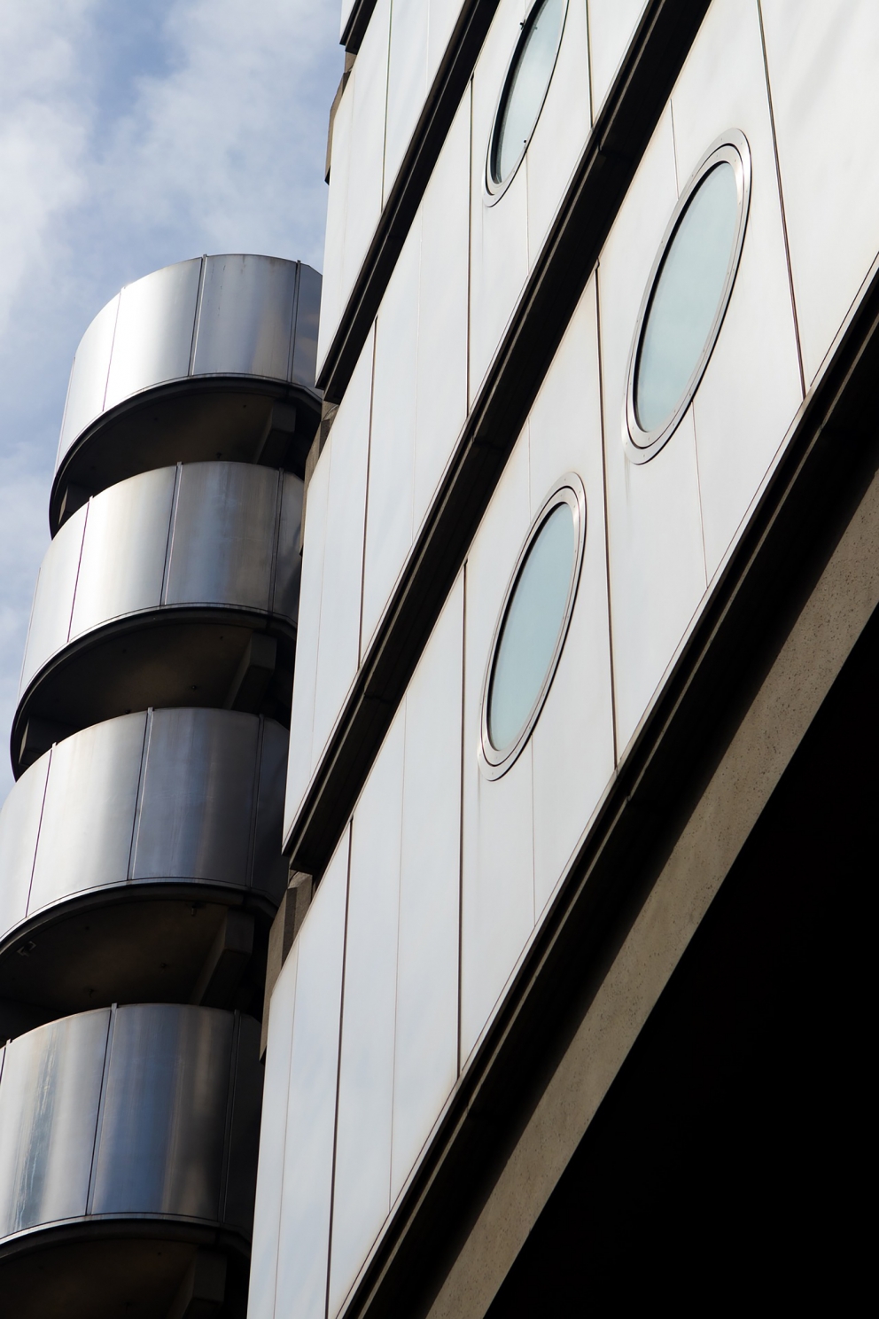 Lloyd's Building - Exterior - modlar.com