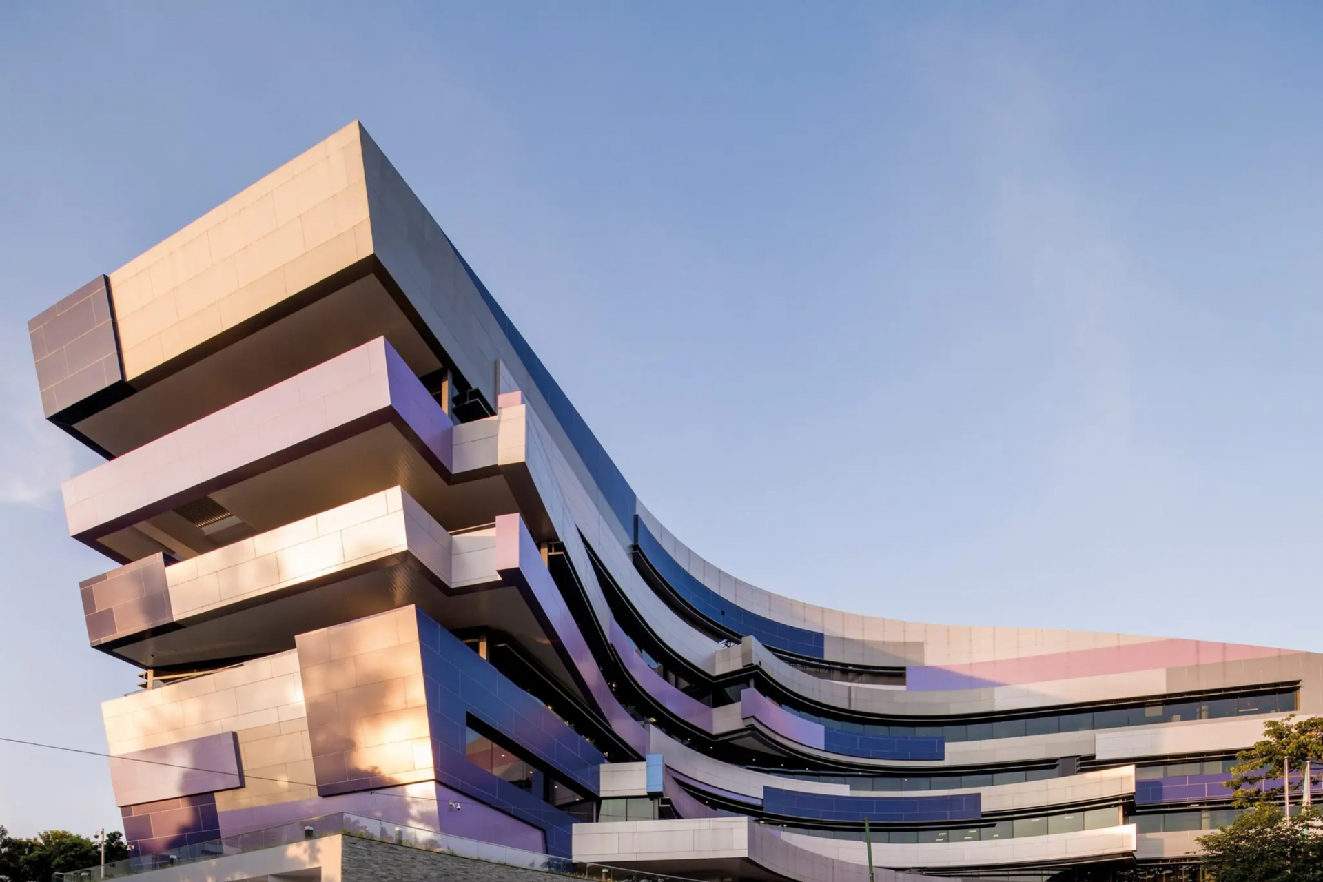 Public Buildings Photos - Modlar