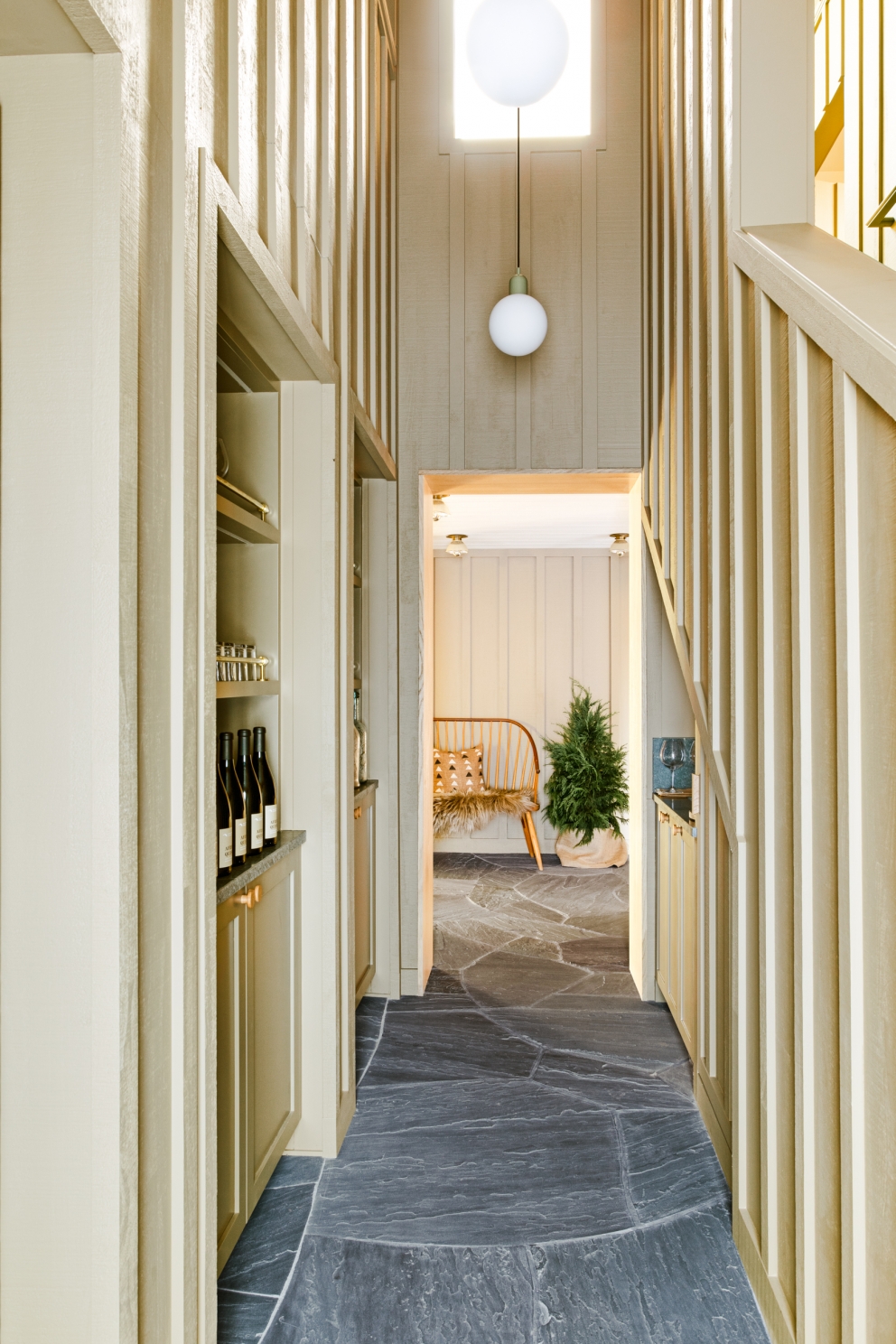 Jasper House at Black Kite Cellars - Hallway - modlar.com