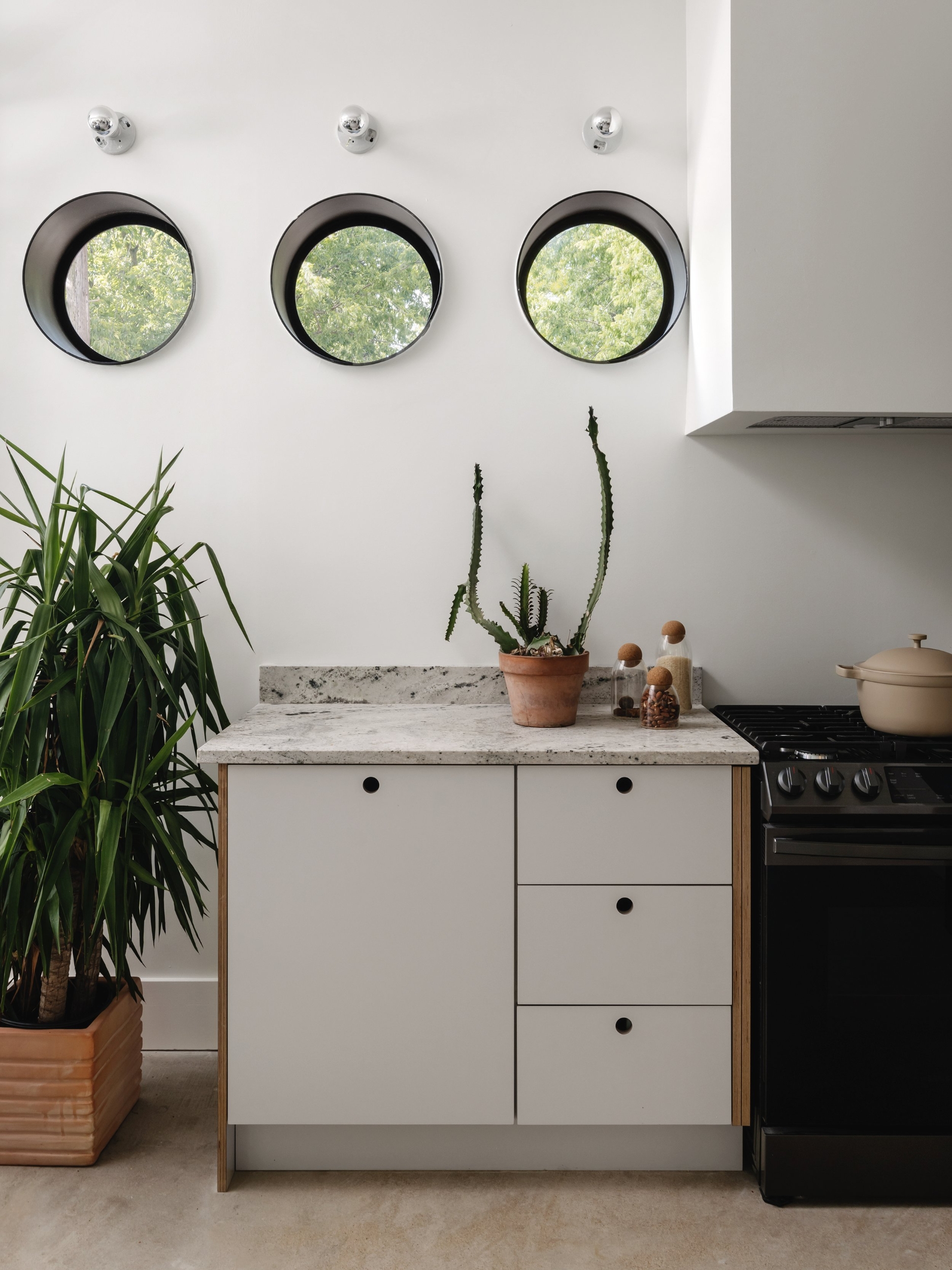 LLM House - Exterior/Steel Beam - modlar.com