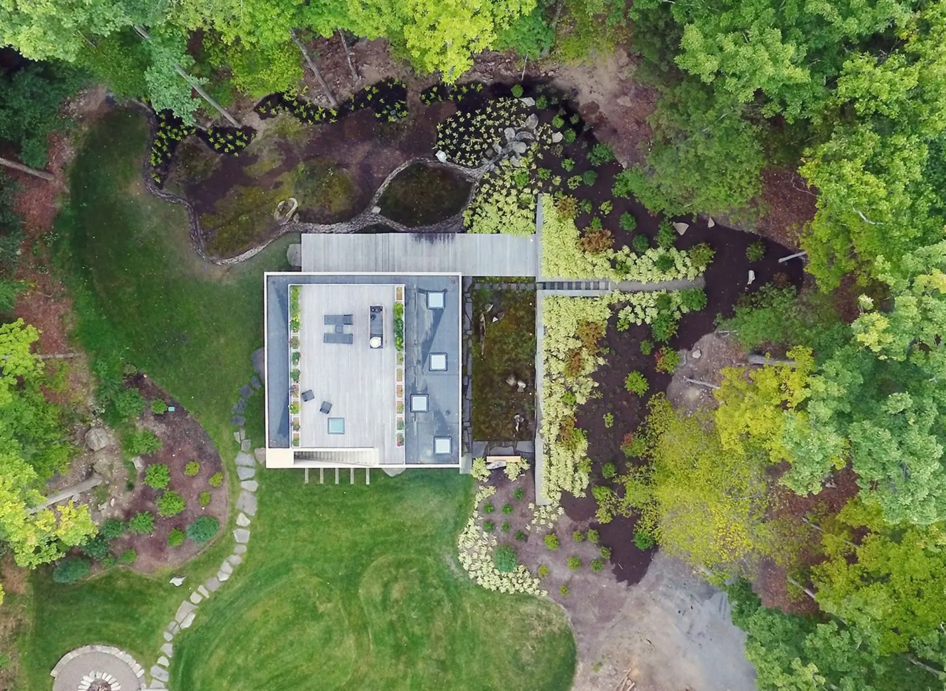 Stone Ridge Square House - Exterior - modlar.com