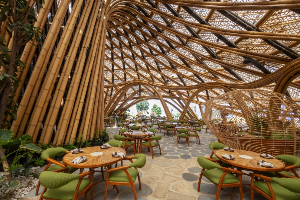 Luna Beach Club - Restaurant 369 - modlar.com