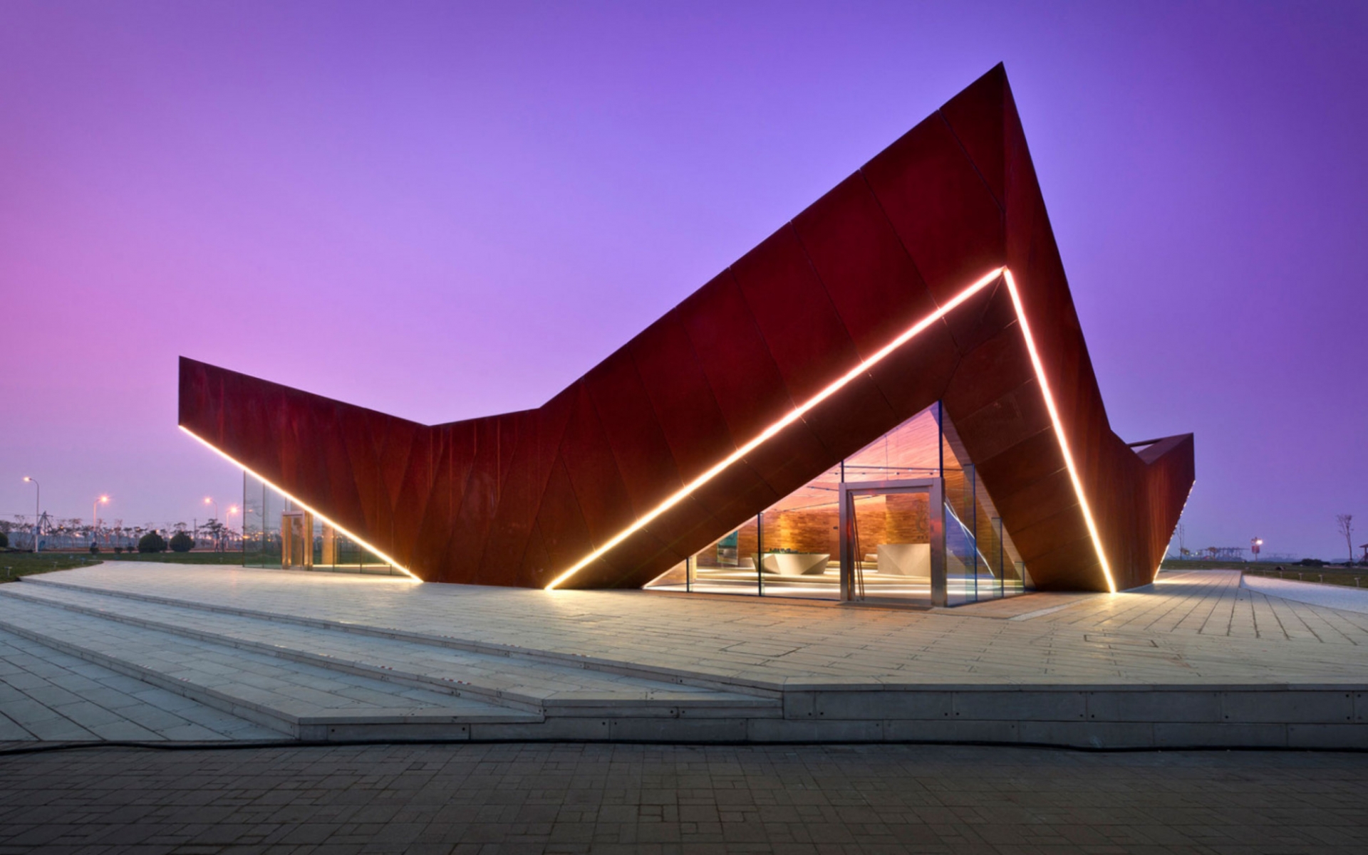 Triple V Gallery - By Night - modlar.com