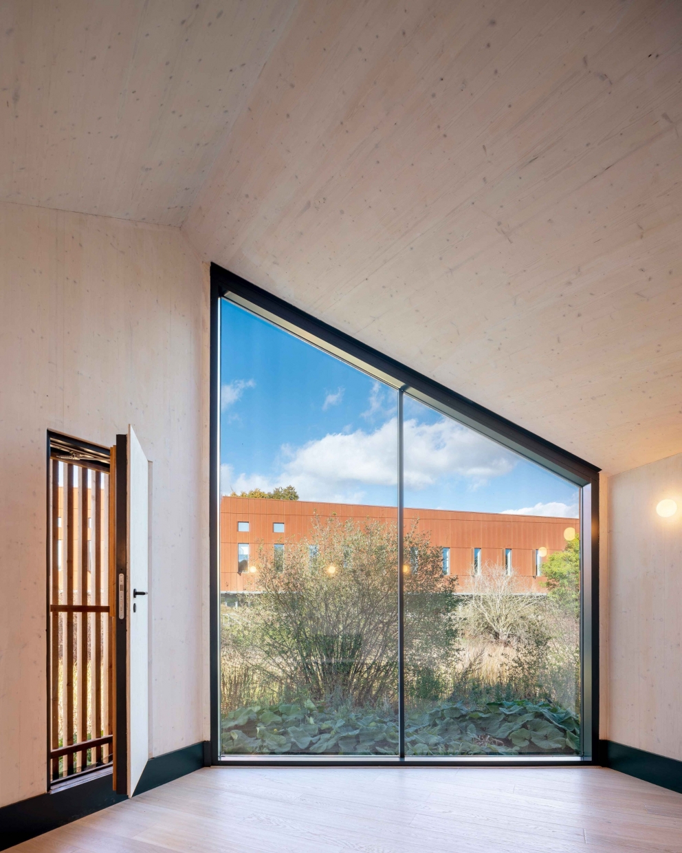 Harwell Hide - Interior - modlar.com