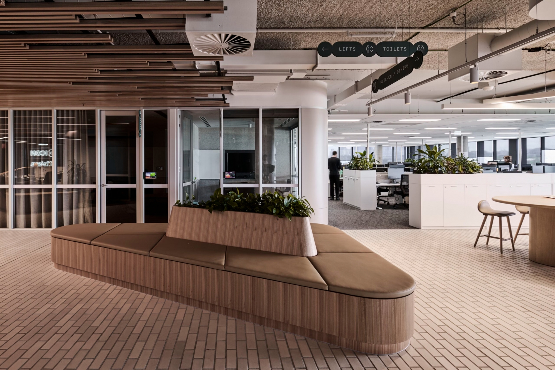 Icon Headquarters - modlar.com