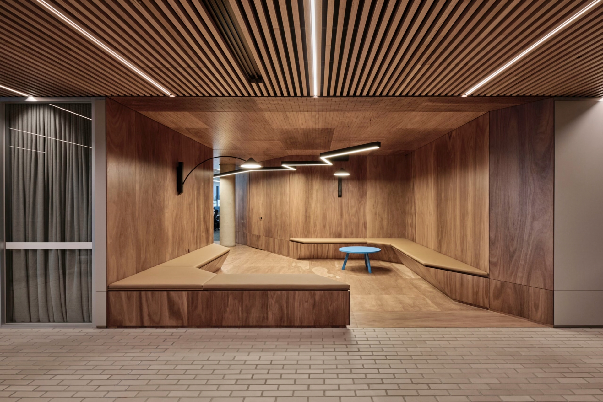 Icon Headquarters - modlar.com