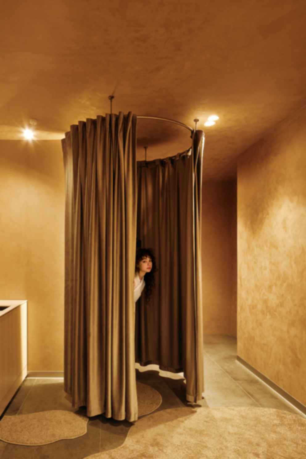 Amby Beauty Salon - Changing Room - modlar.com
