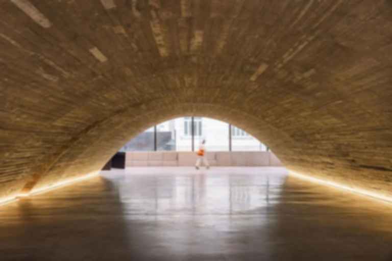 EDP Headquarters - Walkway - modlar.com