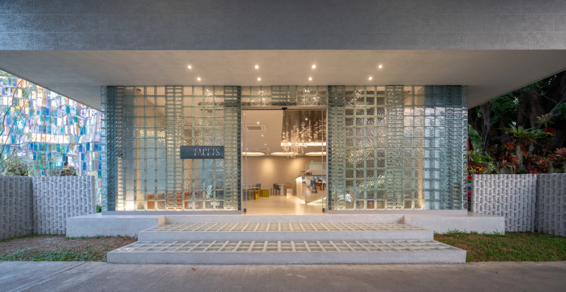 Cafes and Restaurants Photos - Modlar