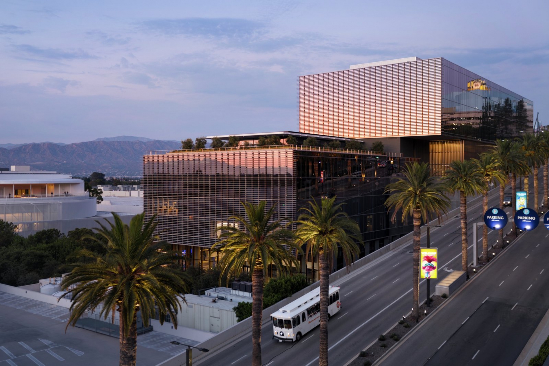 NBCUniversal Campus Project - modlar.com