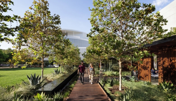 NBCUniversal Campus Project - Green Space - modlar.com