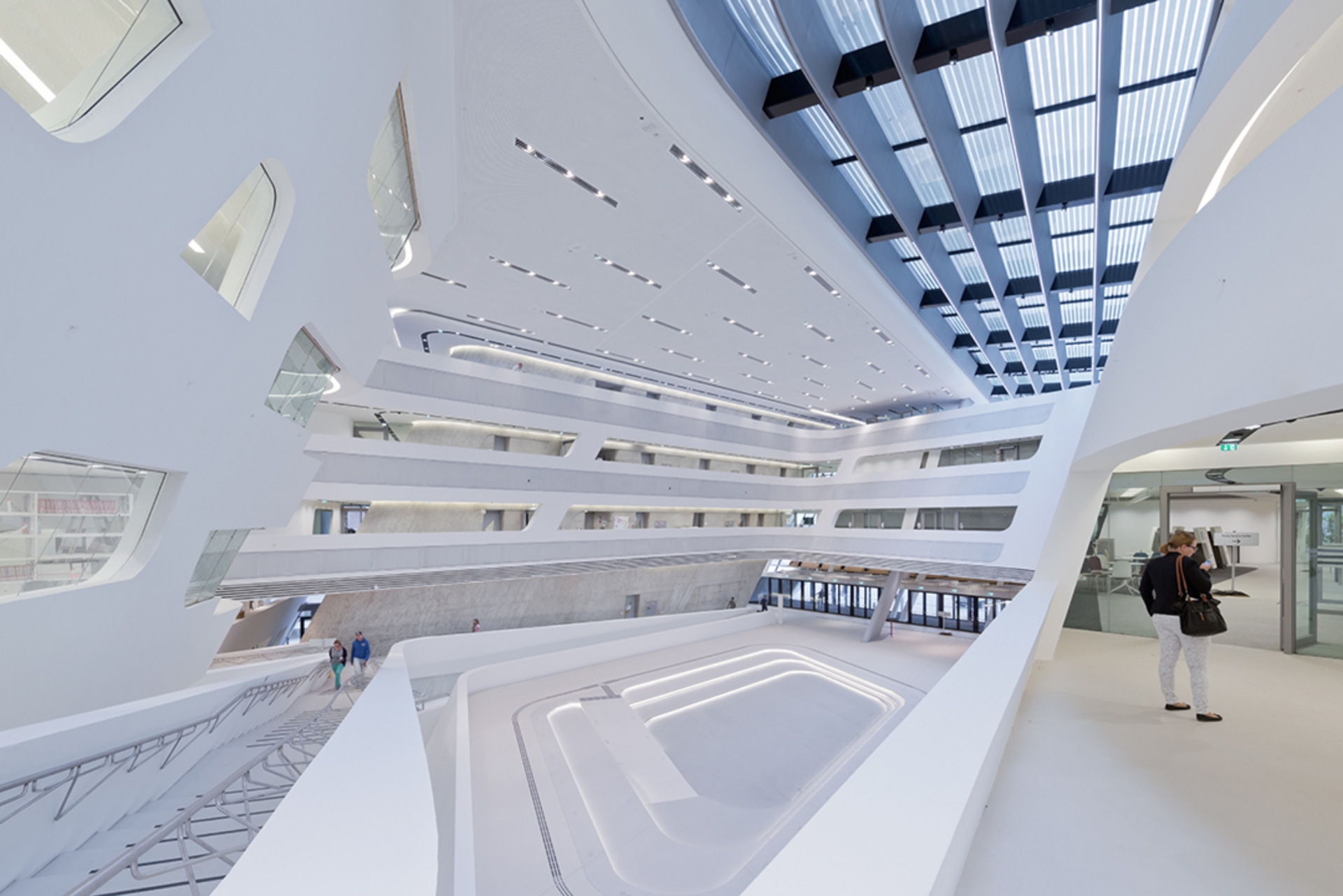 Art and Entertainment Photos - Modlar