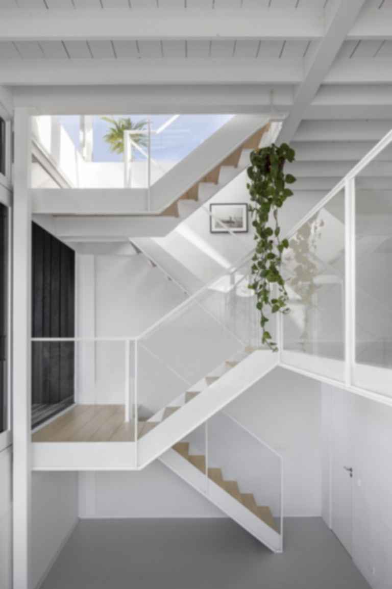 Floating Home - Stairs - modlar.com