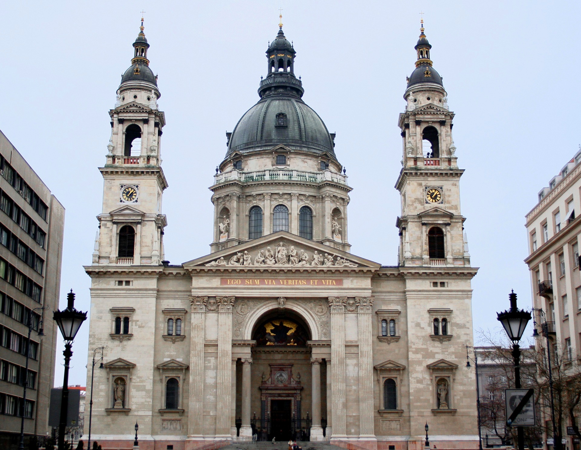Religious Buildings Photos - Modlar