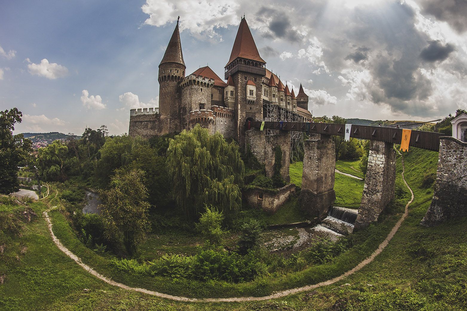 Corvin Castle - Exterior/Bridge - modlar.com