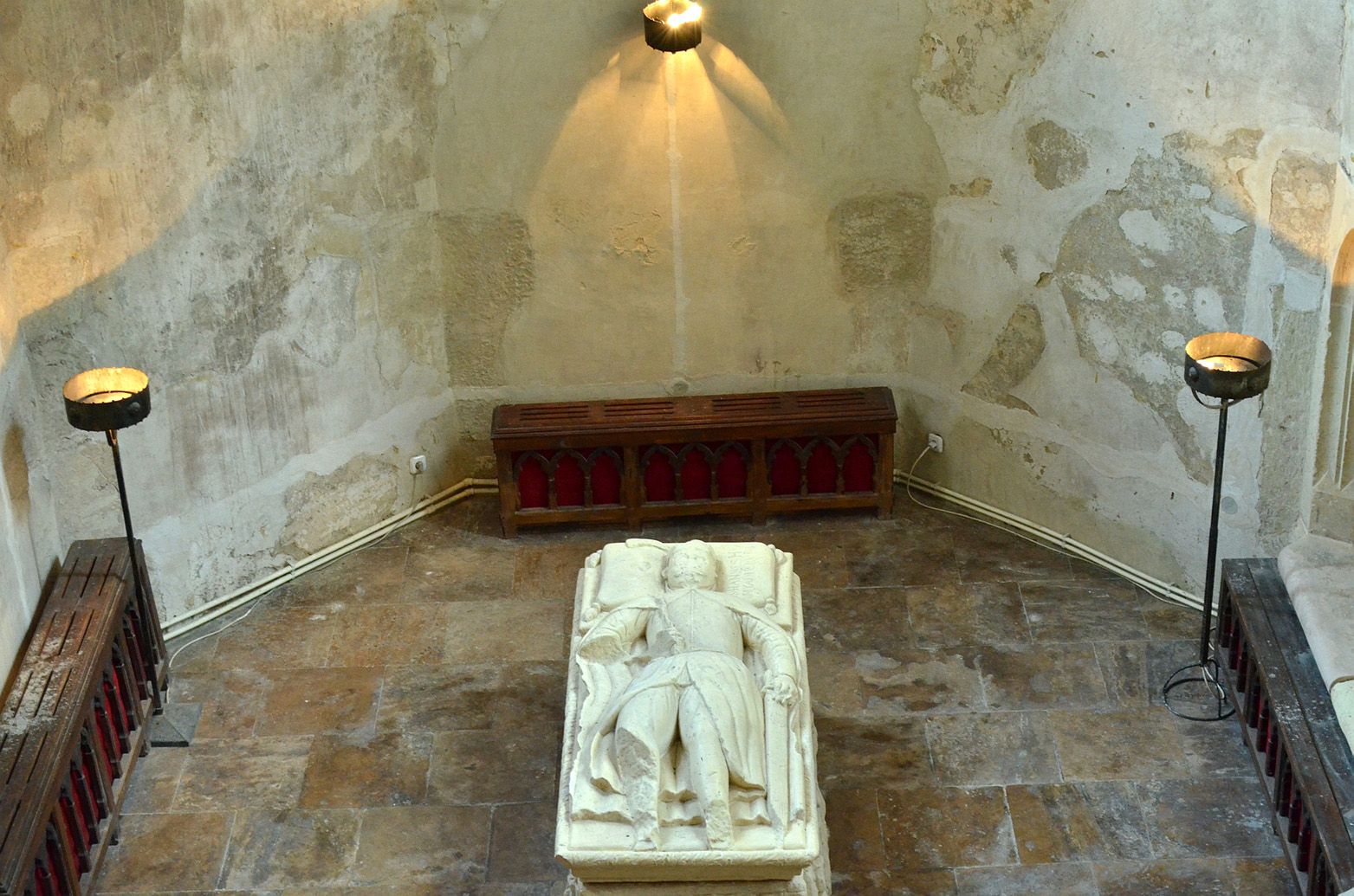 Corvin Castle - Interior Pillars - modlar.com